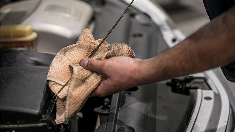 What causes dirty engine oil and is it a problem? | AutoGuru